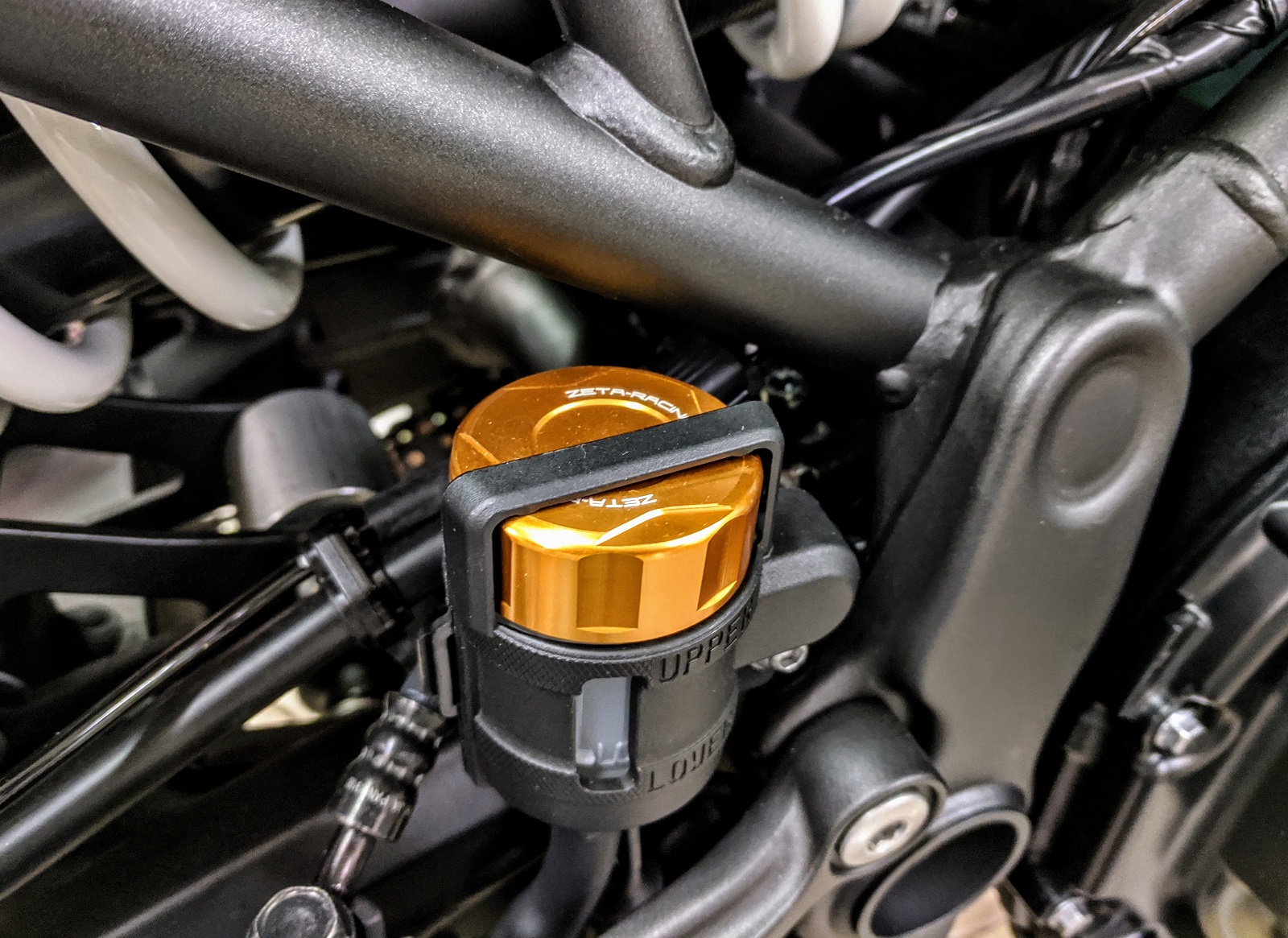 Z900RS Brake Master Cylinder Cover Kit by Zeta Racing