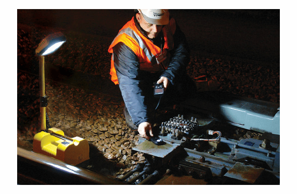 Pelican 9430 Remote Area Lighting System Handheld from SWPS.com