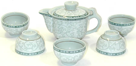 Small Winter Ivy Tea Set