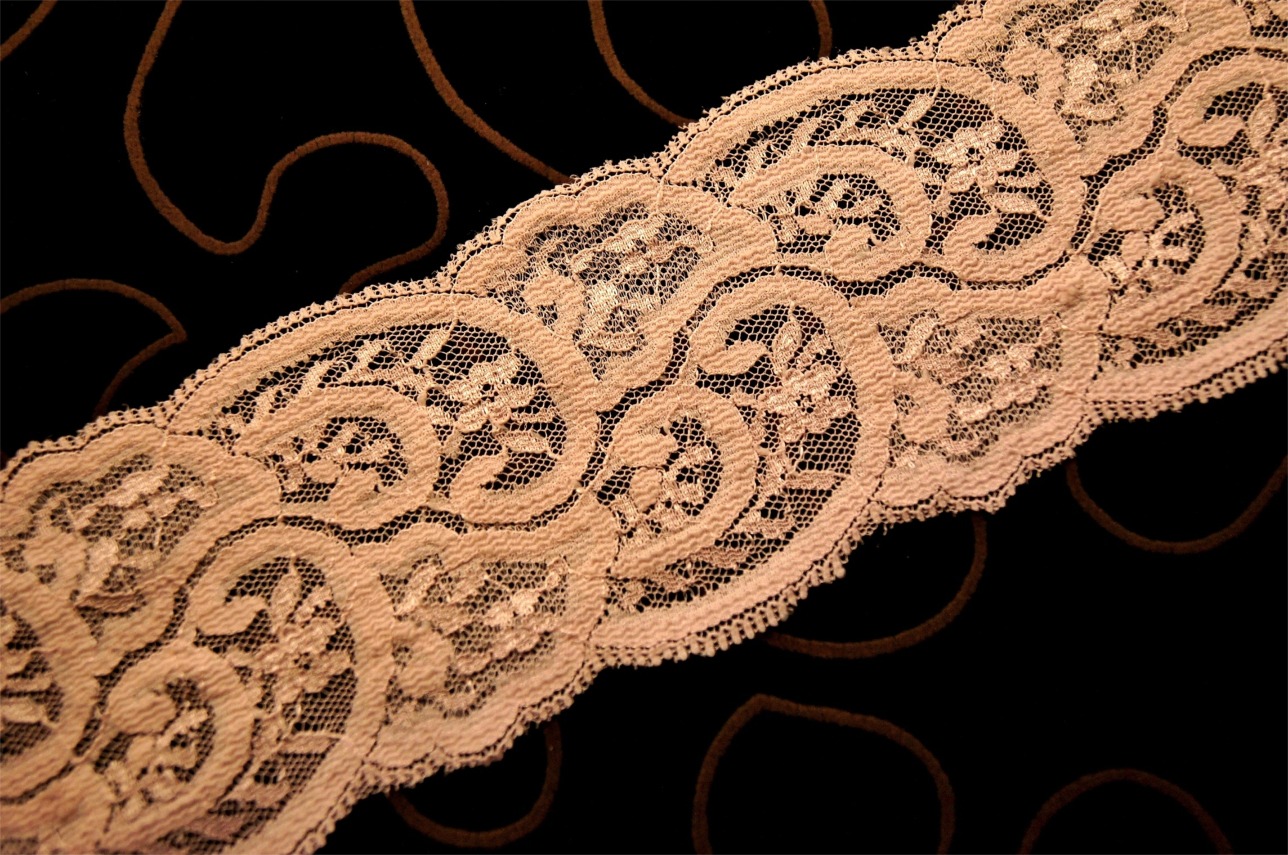 3 1/4" Peach Tan Galloon Lace Trim #1049