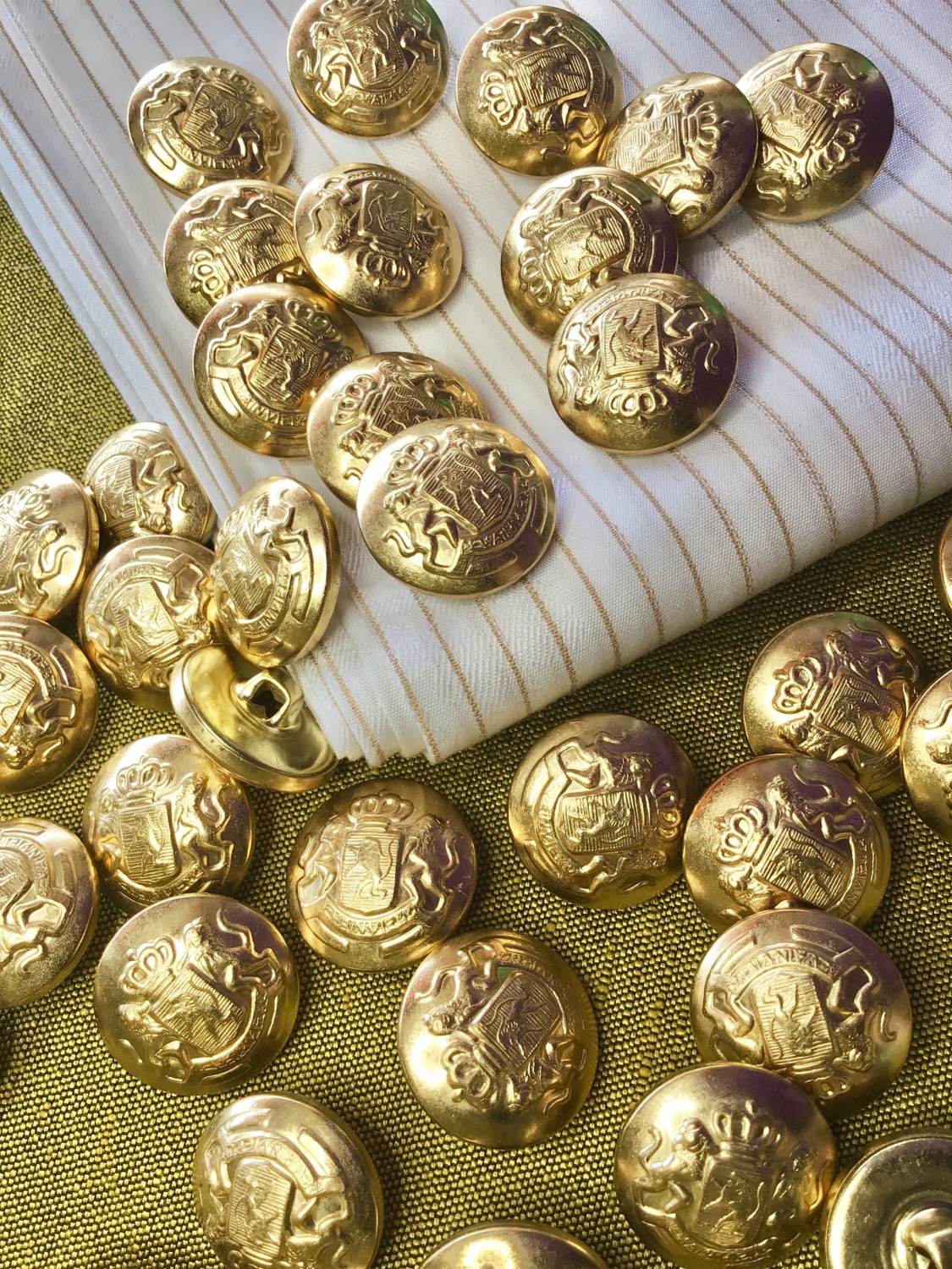 3/4" (19mm) 30L Royal Lion Metal Gold Dome Button Vintage Blazer Crest ...