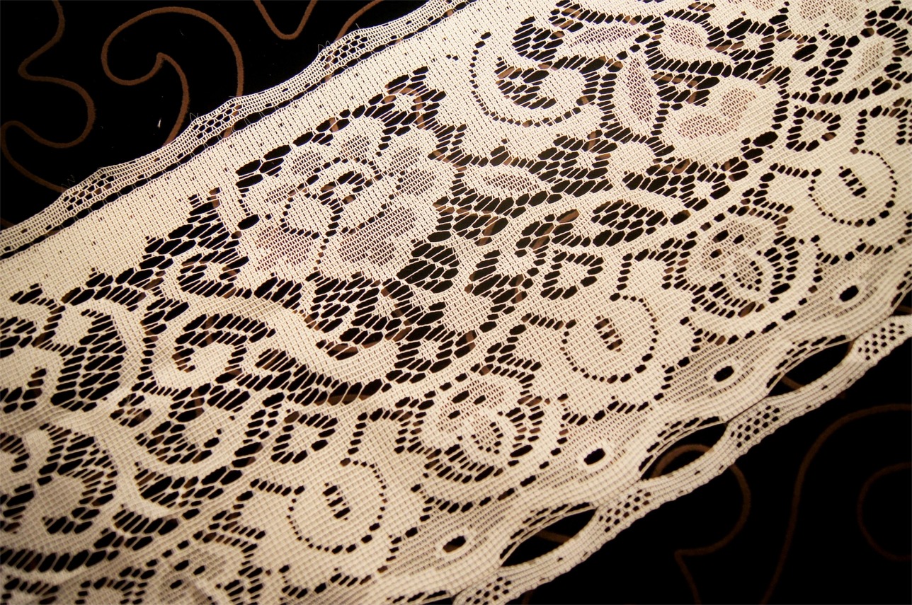 8" Off White Vintage Lace Trim #1054