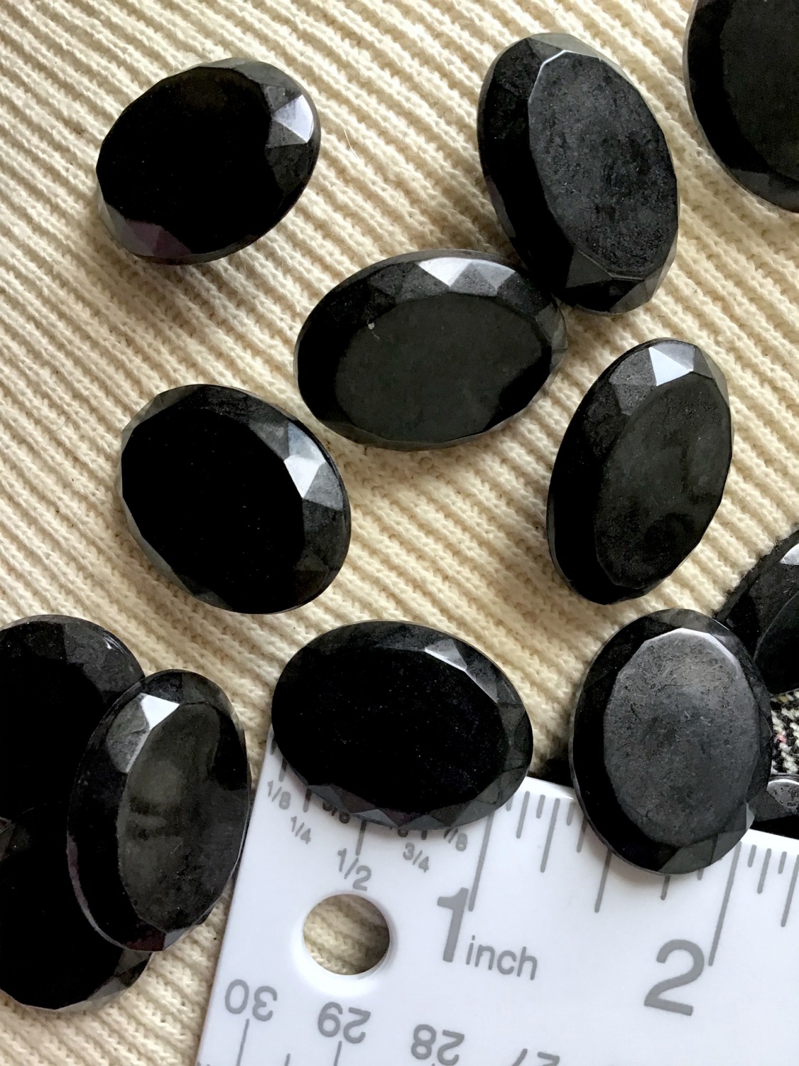 Big Oval Black Shank Button 1-1/8" x 7/8" (28mm x 21mm) Sewing Buttons #689