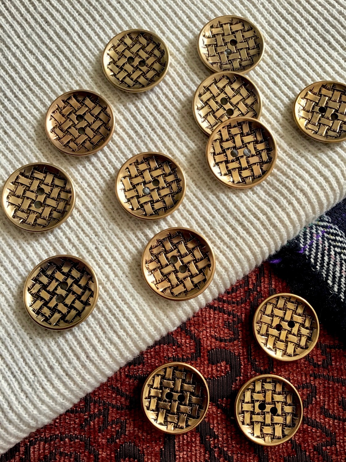 Designer Basket Weave 2 Hole 15/16" (23mm) 36L Vintage Gold Metal ...