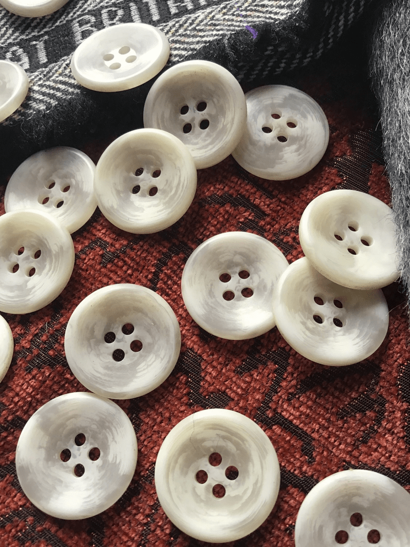 Italian Off-white Textured 4 Hole Button 15/16" (23mm) 36L Vintage ...