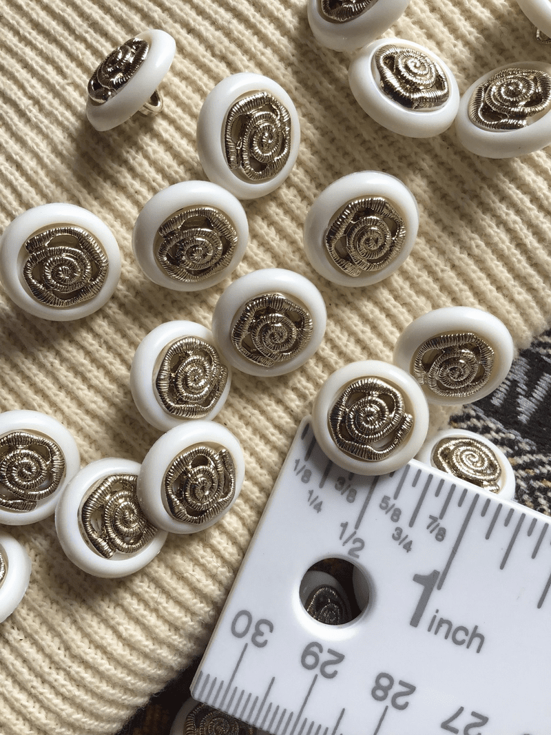 Metallic Silver Rose White Designer Button 5/8" (15mm) 24L Fashion ...