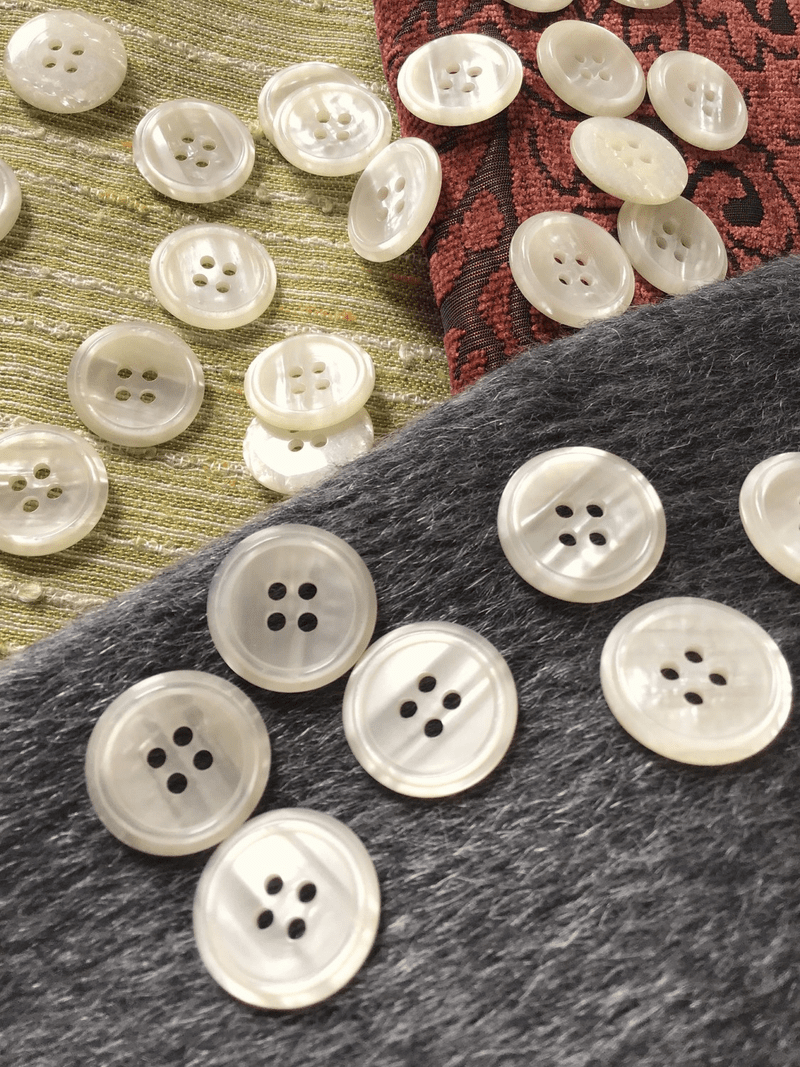 Pearl-like Ivory Italian 4 Hole 15/16" (22mm) 36L Vintage Buttons #550