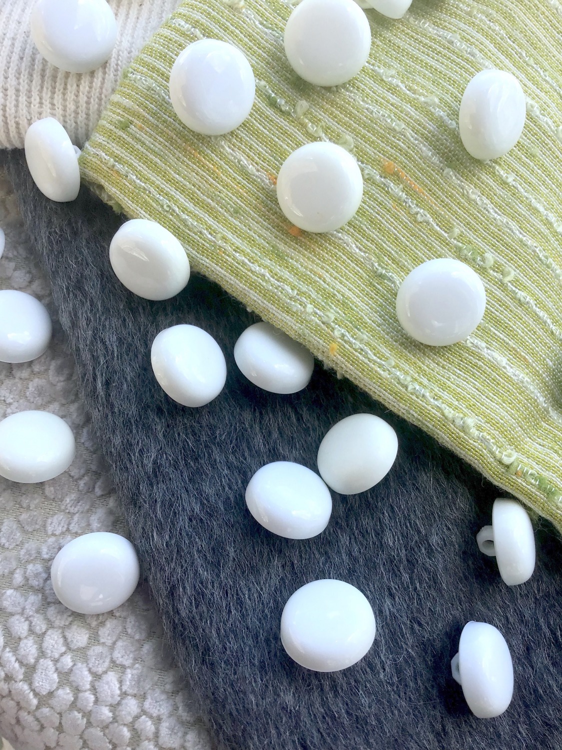 White Half Dome Buttons 3/4" (19mm) 30L Shiny White Sewing Buttons #1103
