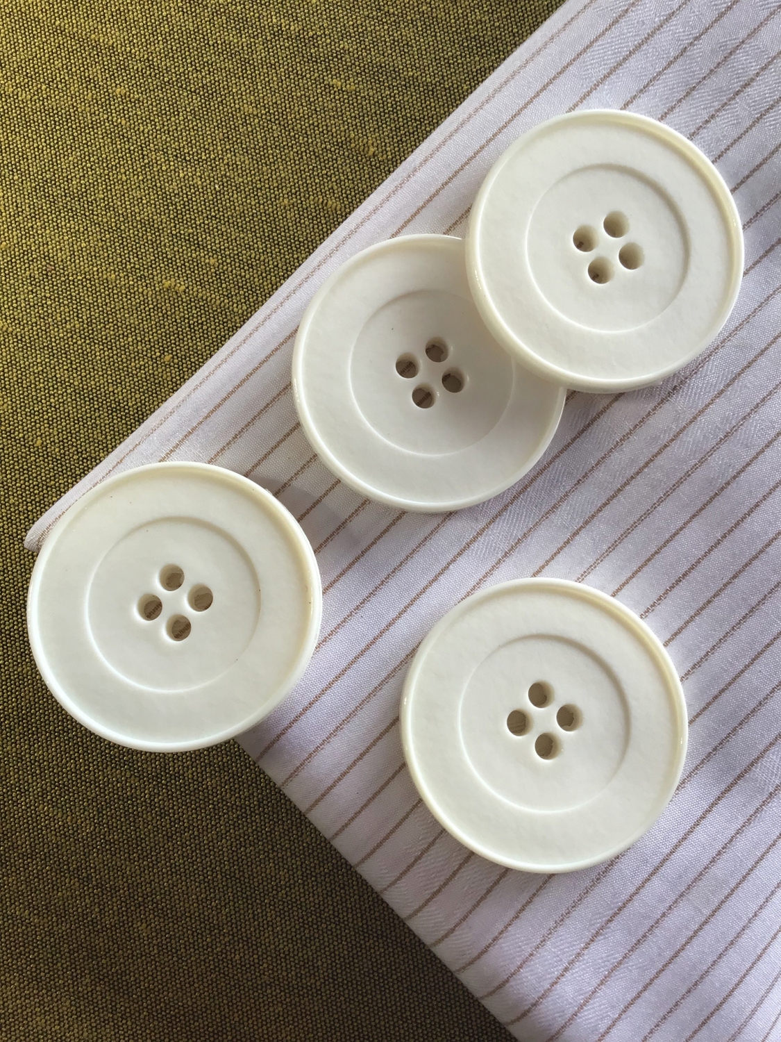 Winter White Large Button 4 Hole 1-1/2" (38mm) 60L Vintage Italian Coat ...
