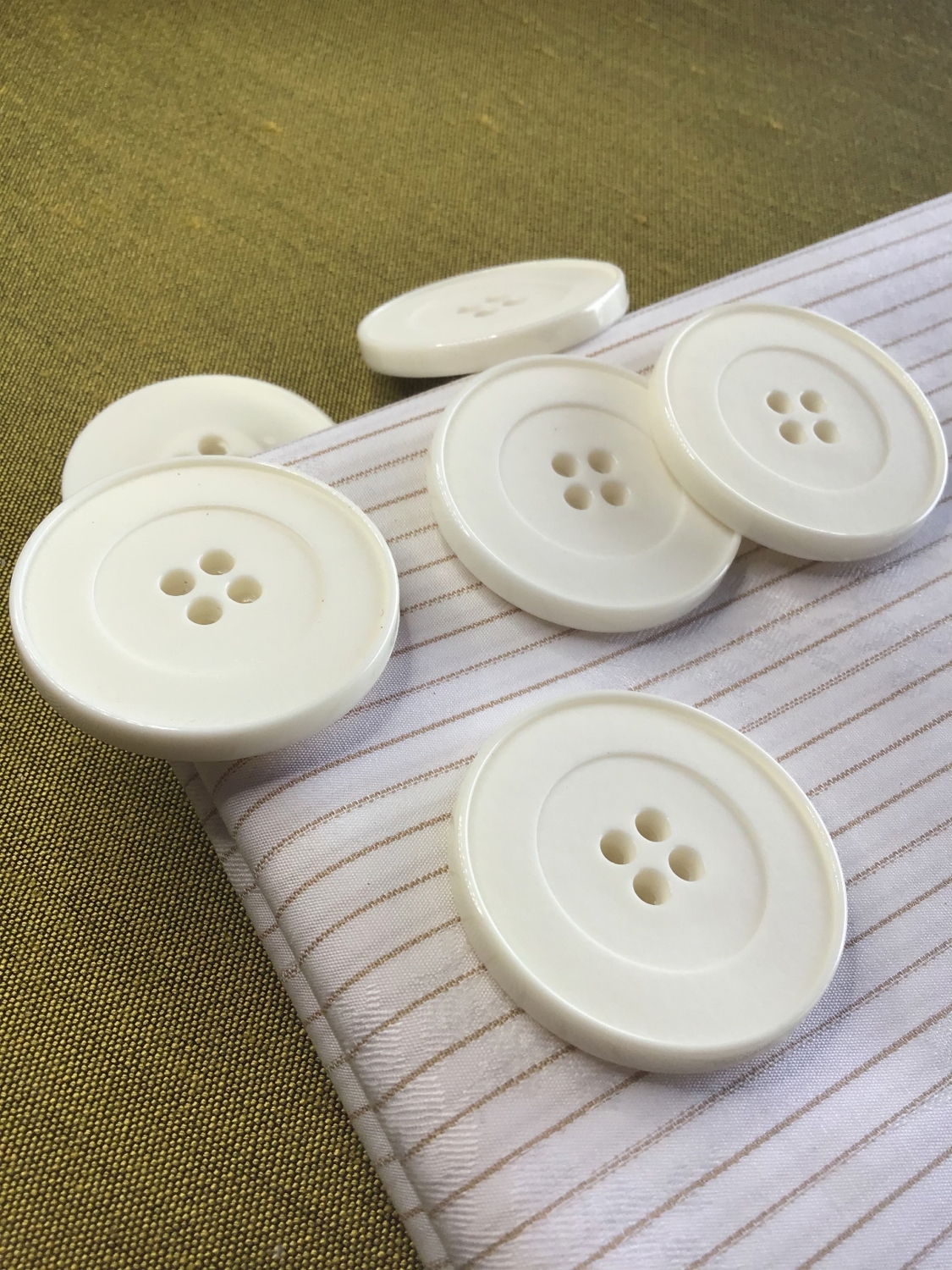 Winter White Large Button 4 Hole 1-1/2" (38mm) 60L Vintage Italian Coat ...