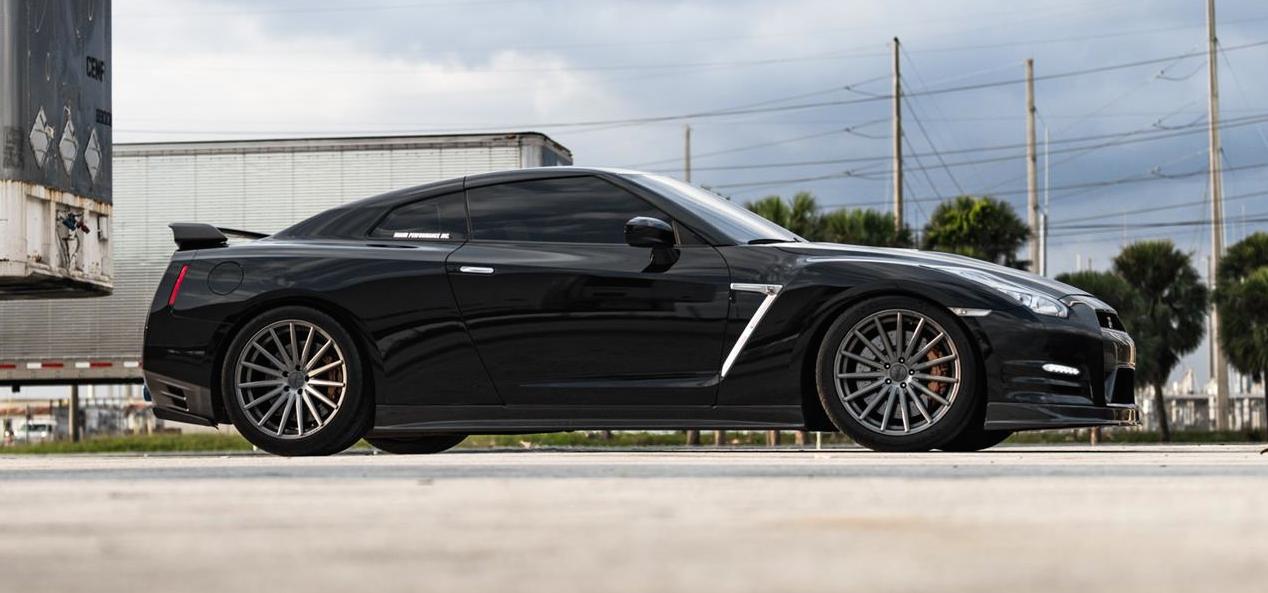 NISSAN GT-R R35 VOSSEN VFS2 GLOSS GRAPHITE
