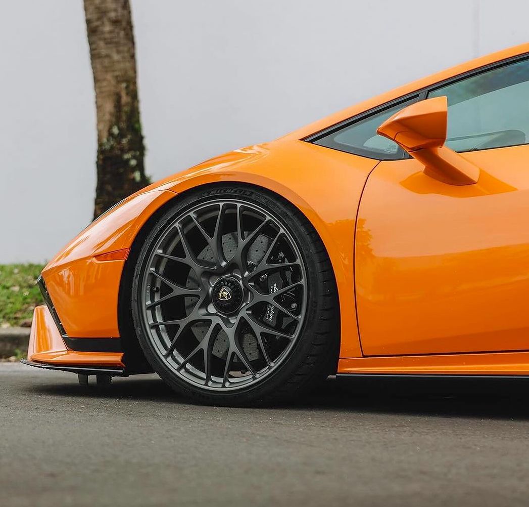 LAMBORGHINI HURACAN TECNICA HRE 520M