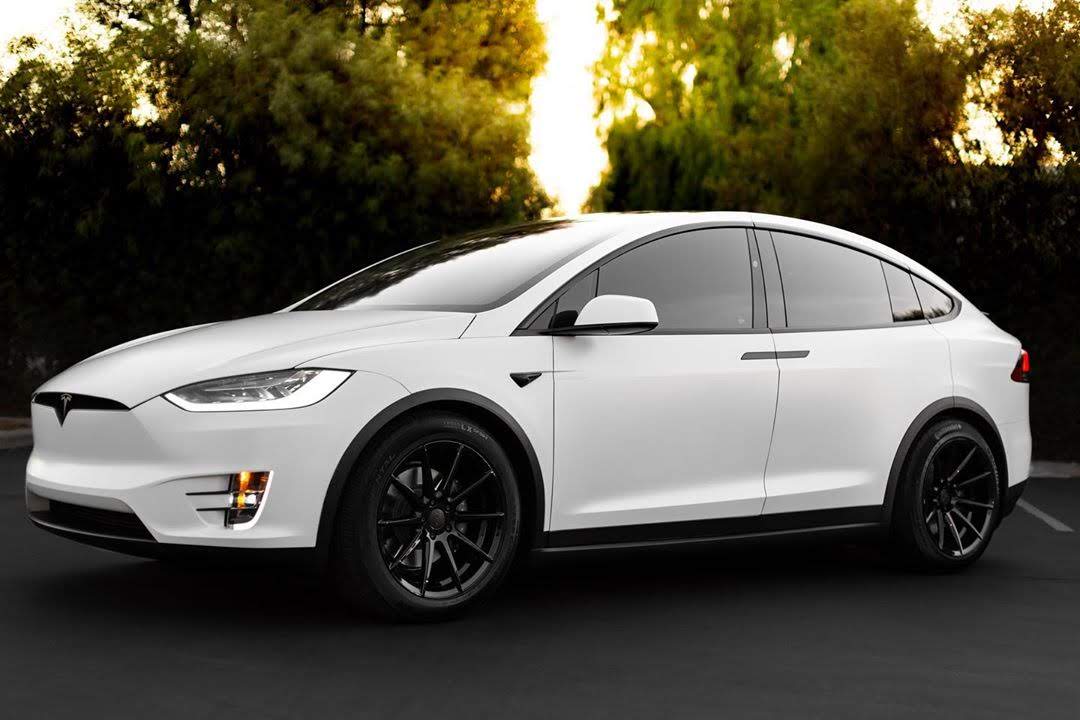 TESLA MODEL X TSW CLYPSE GLOSS BLACK