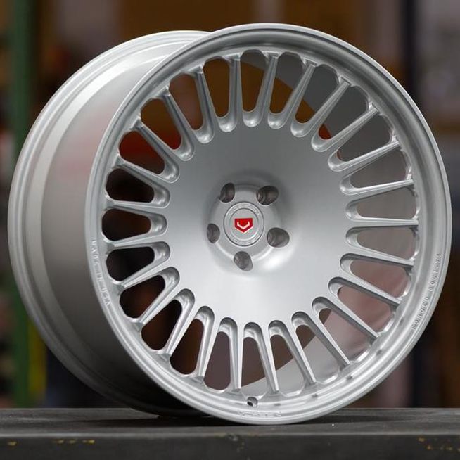 VOSSEN FORGED ML-R1 FINISHED IN SATIN SILVER