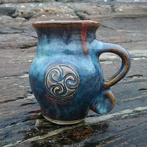 Irish Pottery Handcrafted Curved Mug|Keilys.com