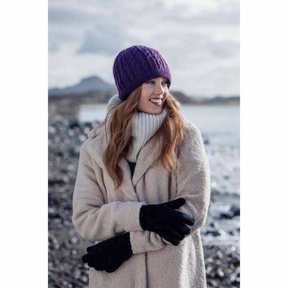 Heat Holders Women's Alesund Solid Cable Knit Hat - The Warming Store