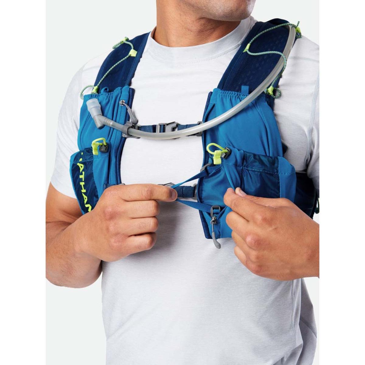 Nathan Vapor Air 3.0 7 Liter Hydration Vest - The Warming Store