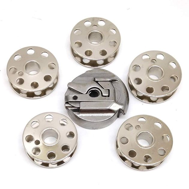 Singer bobbin case 45751 Featherweight