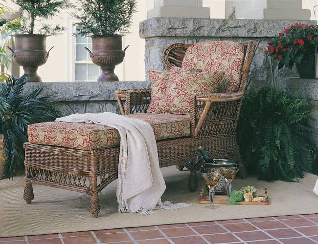 CC-WCL Concord Wingback Chaise