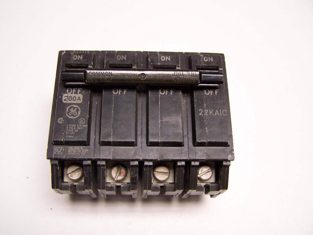 GE 200A RESIDENTIAL MAIN BREAKER THQMV4P200 (W MOUNTING (used)
