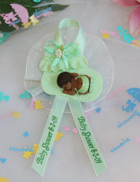 Baby shower cold porcelain capia favor