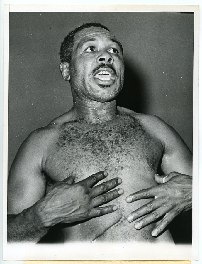 1961 Boxing ARCHIE MOORE Vintage Photograph DEFEATS GIULIO RINALDI Post ...