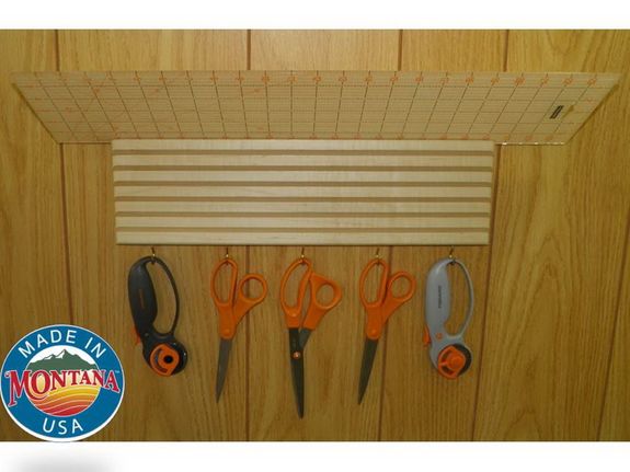 QUILTING RULER HOLDER, WALL MOUNTED, 7 SLOTS, SOLID MAPLE. (1222201201)