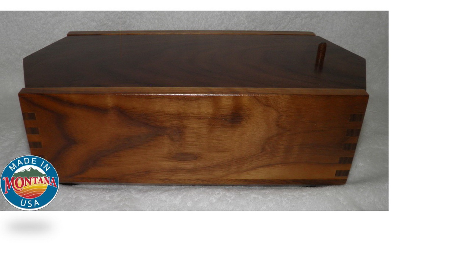 TRINKET OR KEEPSAKE BOX, SLIDING LID, SOLID WALNUT. (0417201709)