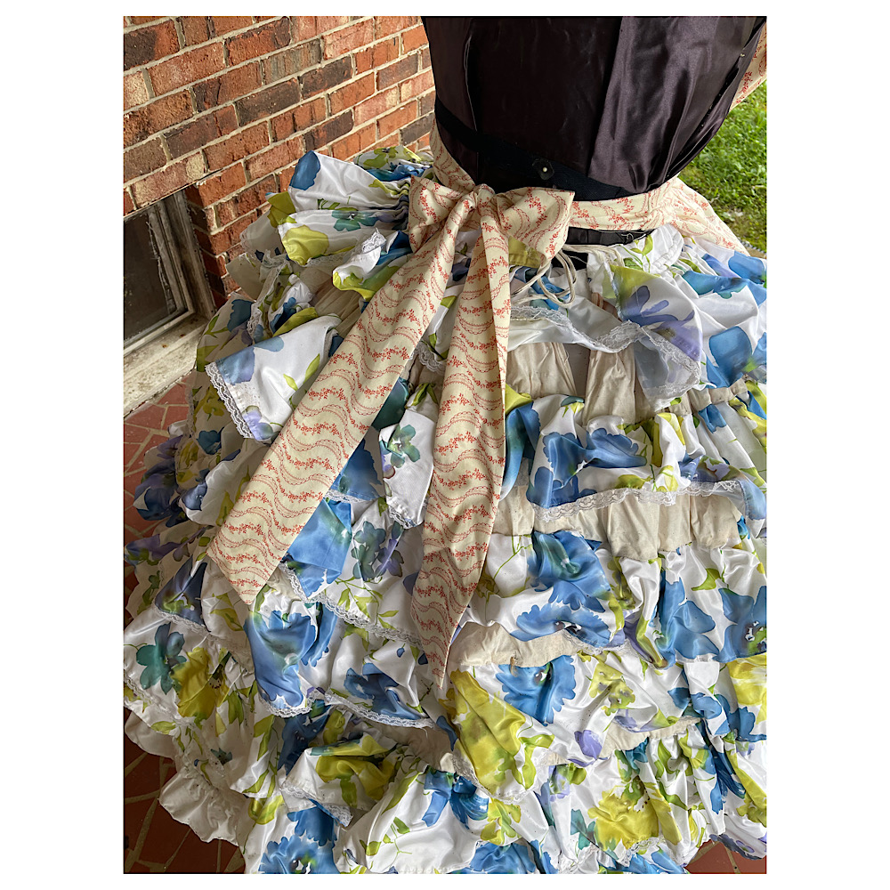 Ivory w/Antebellum Stripe Civil War Pinner Apron