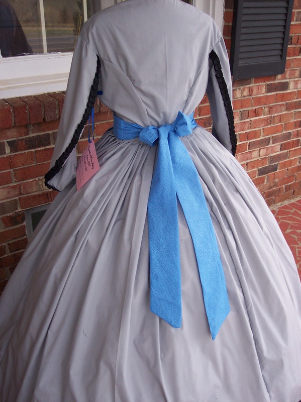 Misses Size Civil War Pinner Apron in Tonal Blue Calico