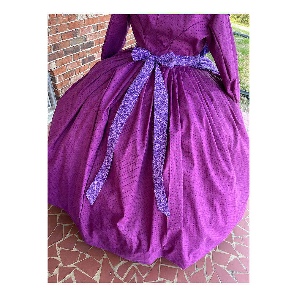 Plus Size Purple Leaves and Vines Civil War Apron