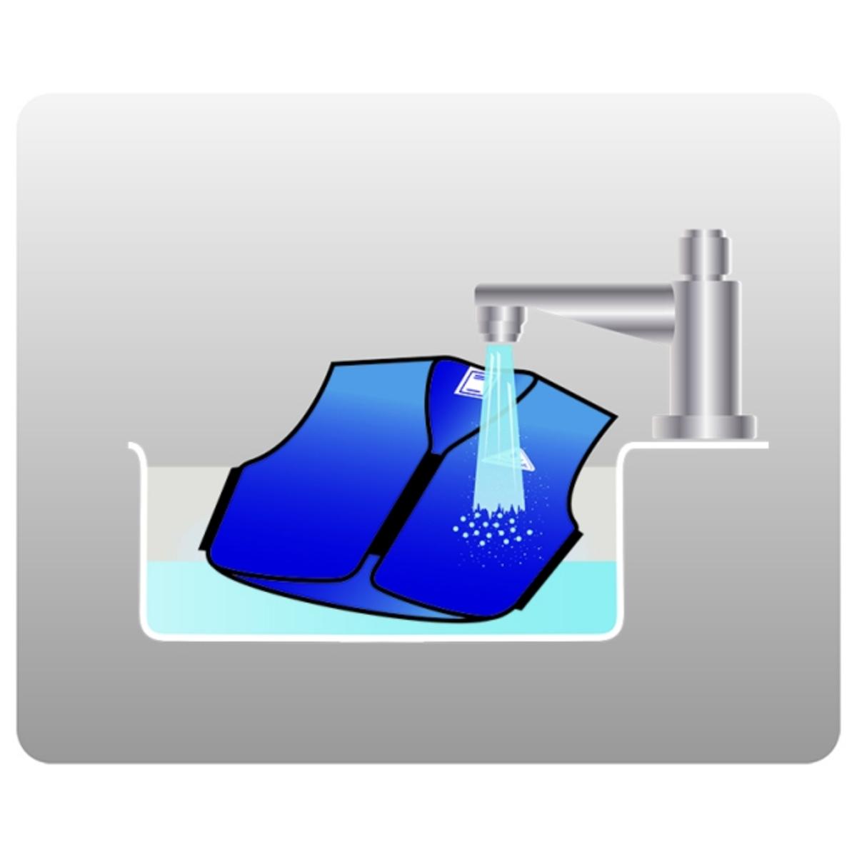 HyperKewl Evaporative Cooling Tank Black/Blue - My Cooling Store