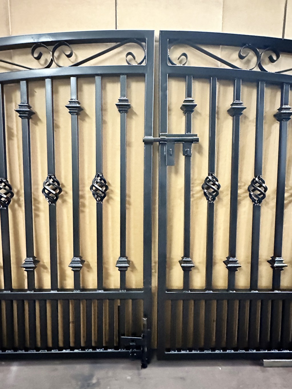 4't x 12'w Puppy Picket Durango Select Driveway Entry Metal Gate ...