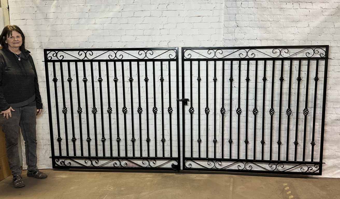 5t x 12w Huge Metal Wilmington Driveway Entry Gate - Lexington Double ...