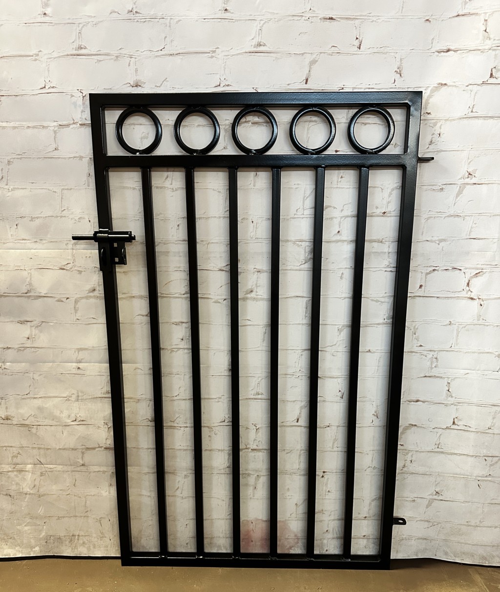 4't Wrought Iron Flat Top Circle Entrance Gate - Entry Gates & Fencing ...