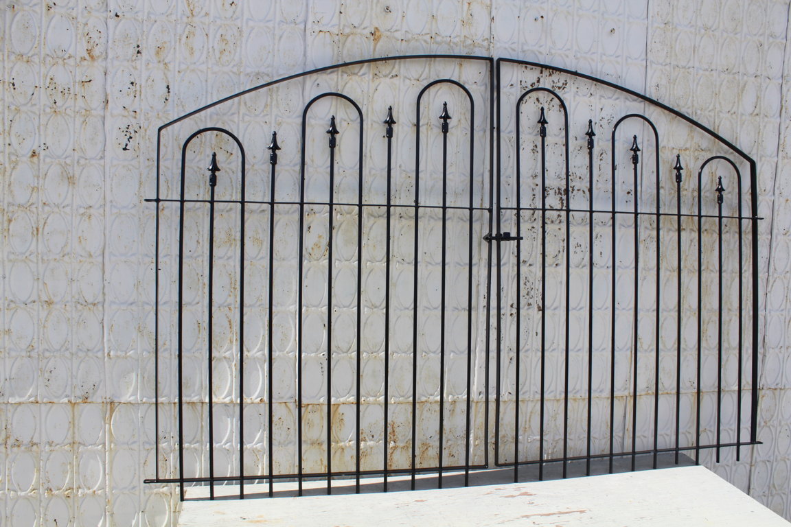 Center Divide Hoop & Spear Metal Entry Gate 4't x 7'w - Relic Iron ...