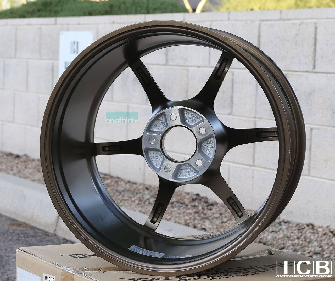 ADVAN RG III 18X10.5 5X1143 +15 Offset Umber Bronze Metallic