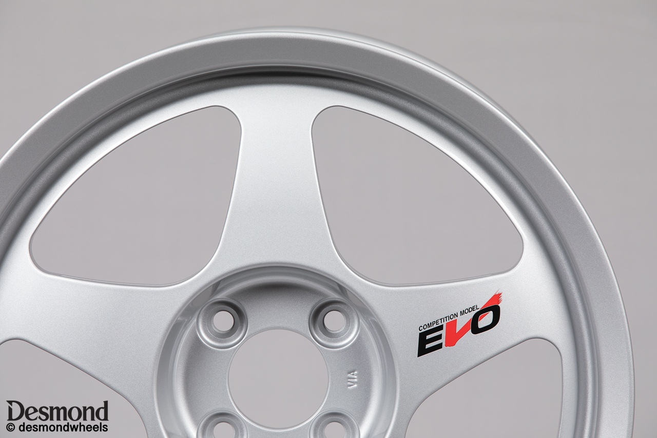 Desmond Regamaster EVO II 16X7 5X114.3 +38 Offset Gloss Silver