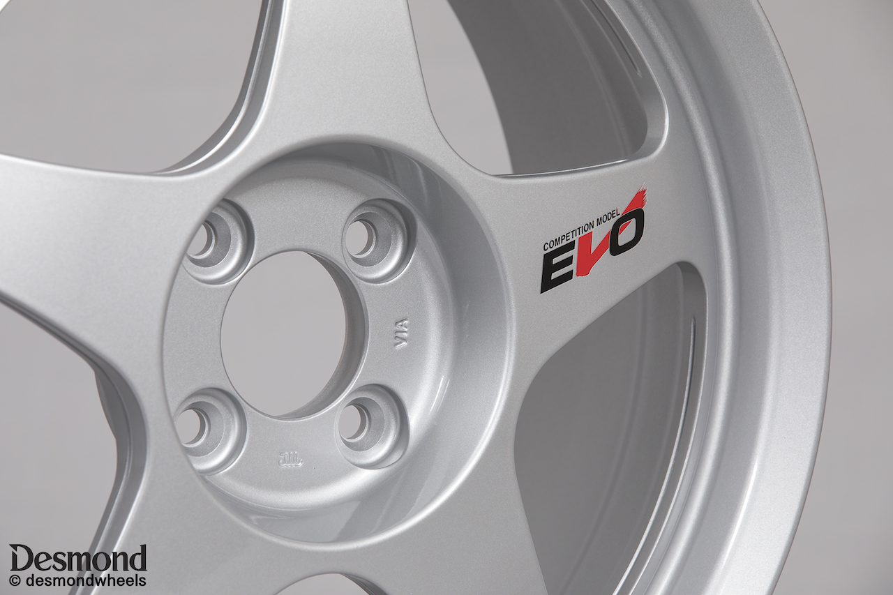 Desmond Regamaster EVO II 16X7 5X114.3 +38 Offset Gloss Silver