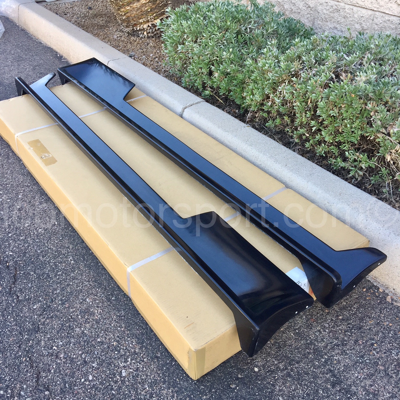 JDM Max Racing DC5 RSX 02-04/05-06 FRP Side Skirts Pre-Order