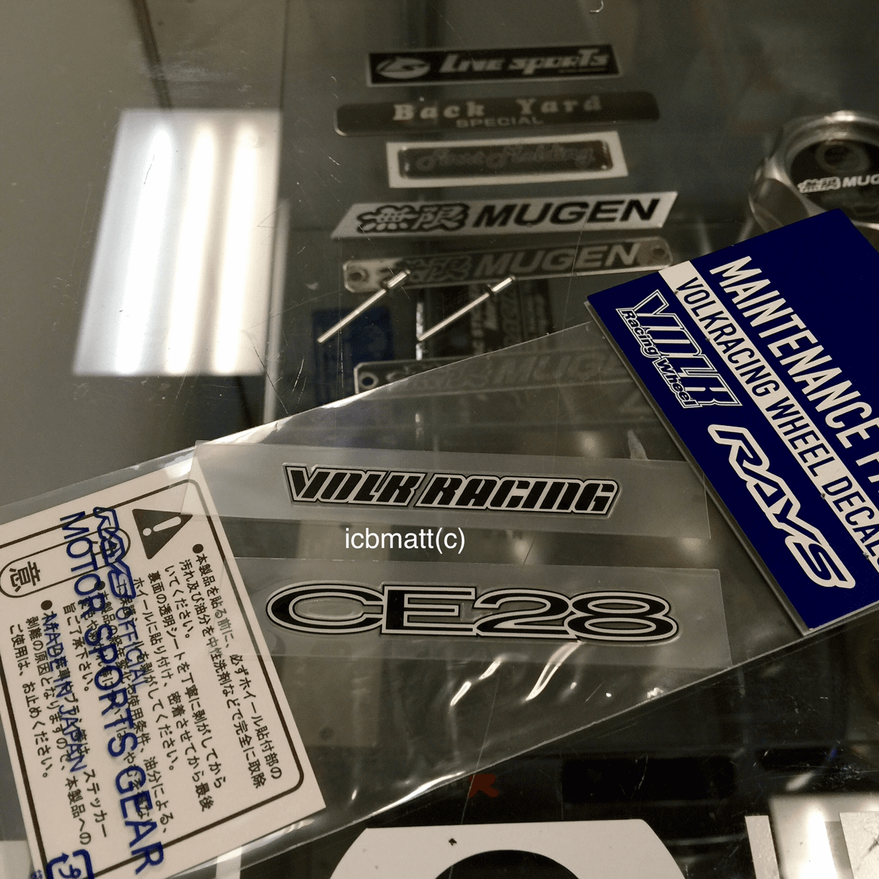 Accessories Lug Nuts / Center Caps / Replacement Decals