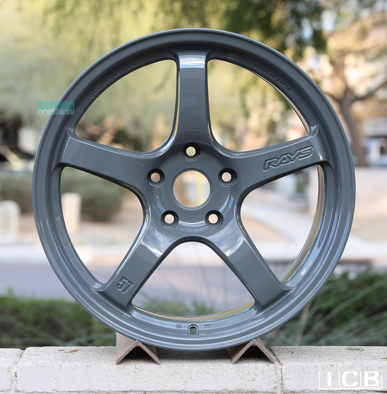 Rays Gram Lights 57CR 18X9.5 5X120 +38 Offset Glossy Gray Concave Face FK8 FL5 CTR