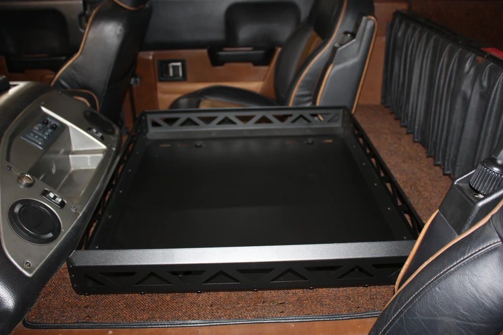 HUMMER H1 CENTER CONSOLE RACK.