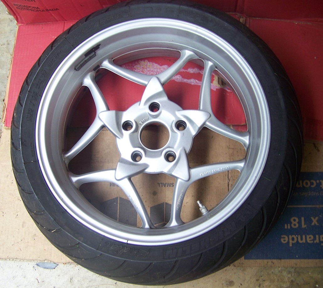 K1200/1300GT, K1200R & R1200R Rear Wheel, 5.5 X17, Silver W/Michelin ...