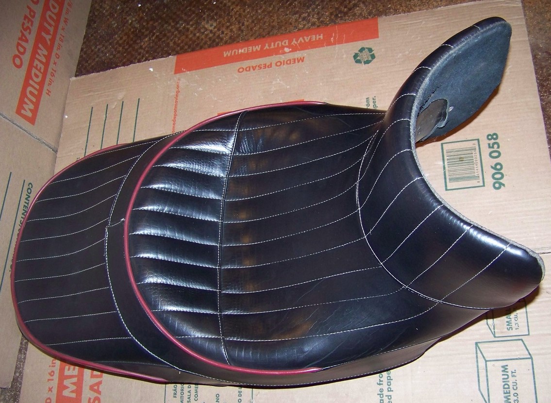 R1100/1150RS Corbin Leather Seat, Black W/Red Welts