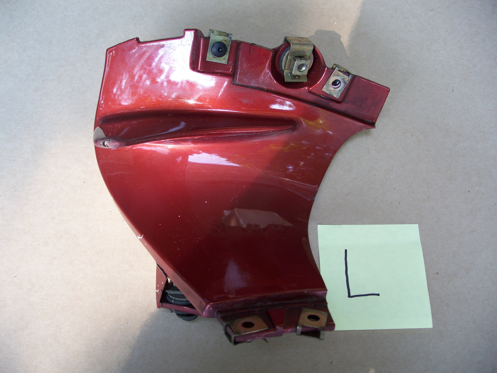 R1100/1150RT Left Side Shark Fin W/Bracket, Sienna Red