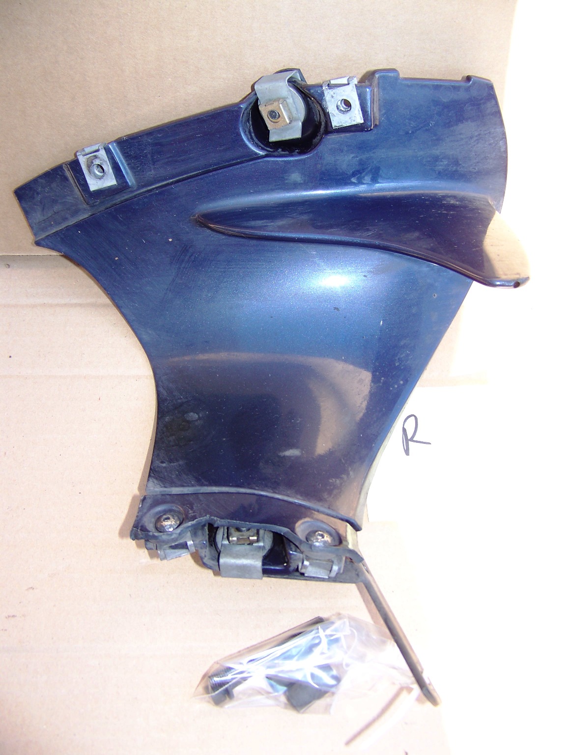 R1100/1150RT Right Side Shark Fin & Bracket, Dark Blue Mettalic (794)