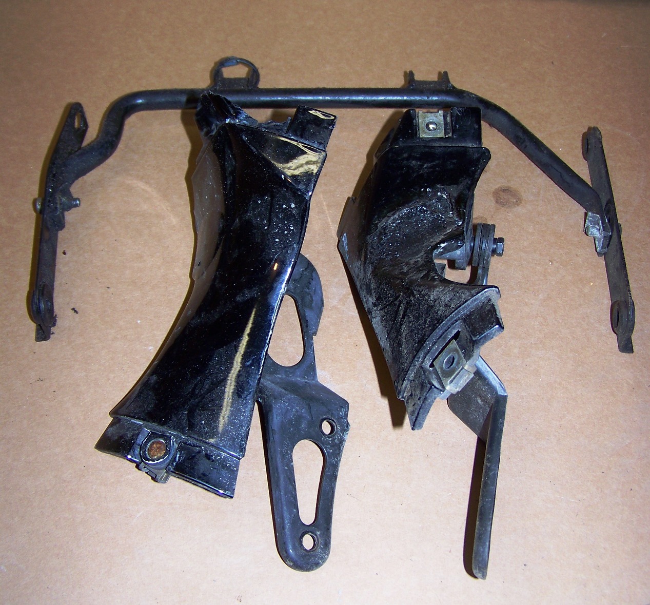 R1100RS Connection Pieces W/Brackets (Shark Fin), Black, For Full ...