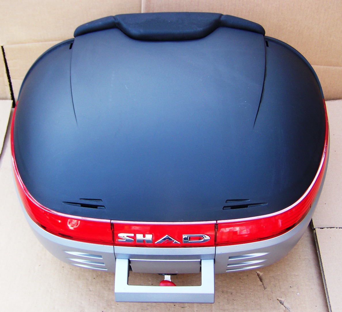 Shad Top Case, Black, W/Key, Backrest Pad & Mounting Rack