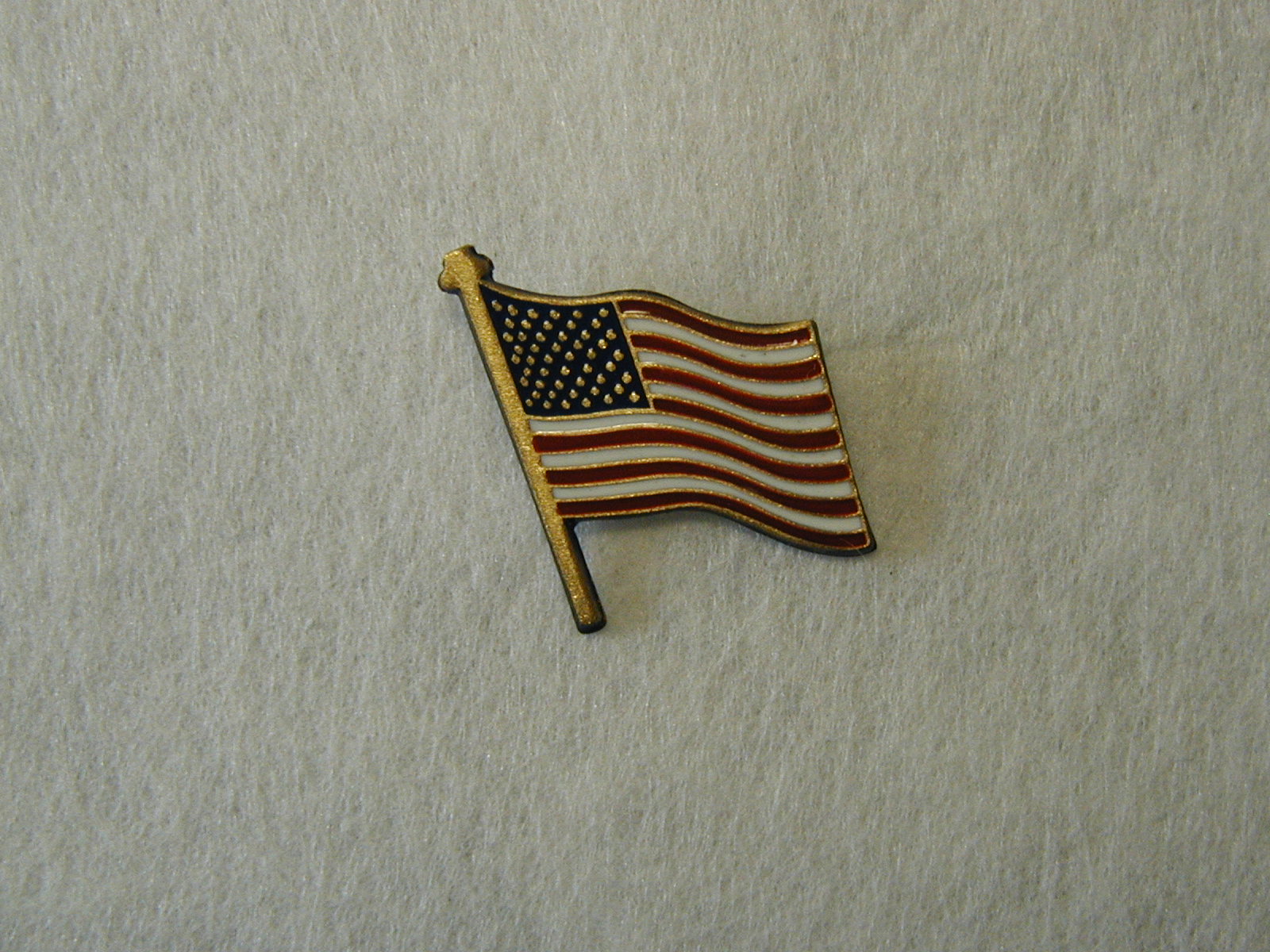 U.S. Flag Lapel pins -------- UNION MADE---- FOUR PINS $15.00